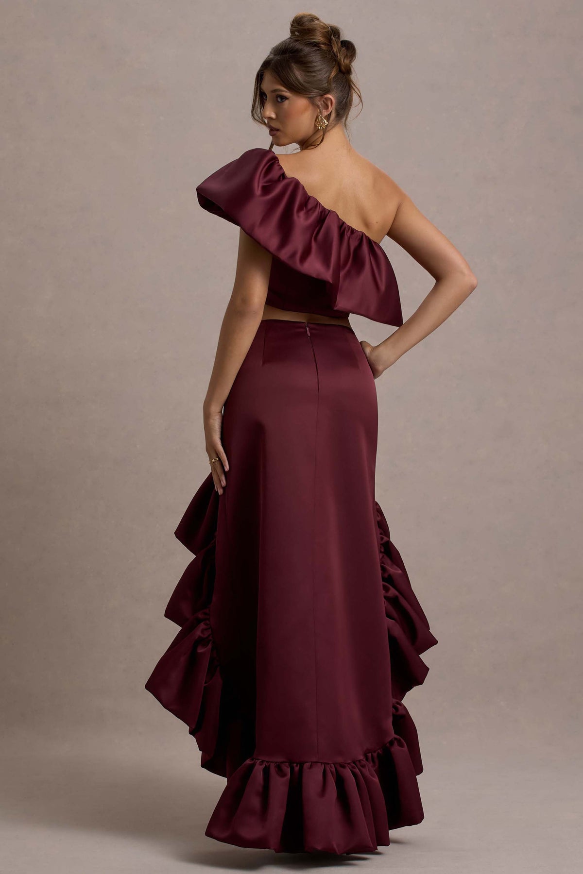 Ruby Merlot Satin High-Low Maxi Skirt – Club L London - UK